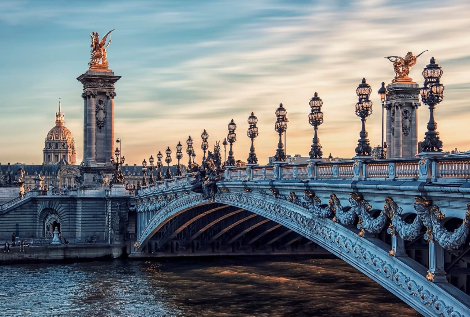 Dîner Croisière Paris | Le Calife & L'Estello – Restaurant Bateau Seine