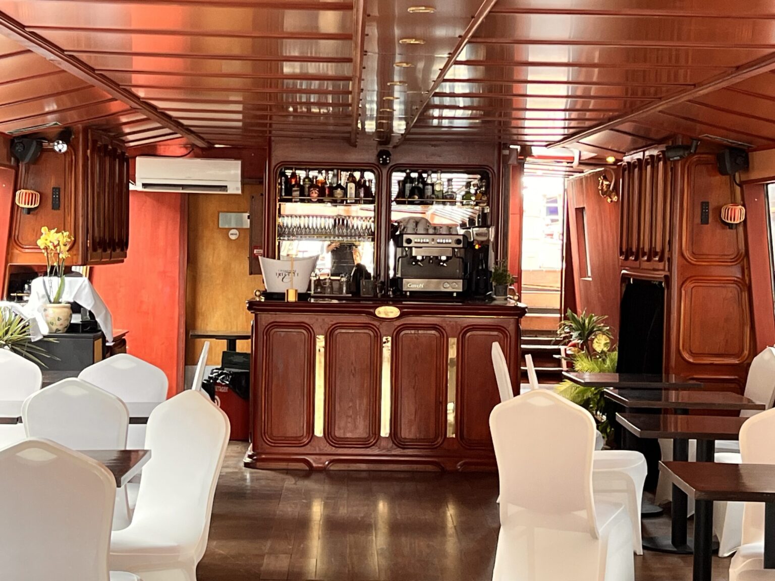 Dinner Cruise Paris | Le Calife & L'Estello – Seine Boat Restaurant